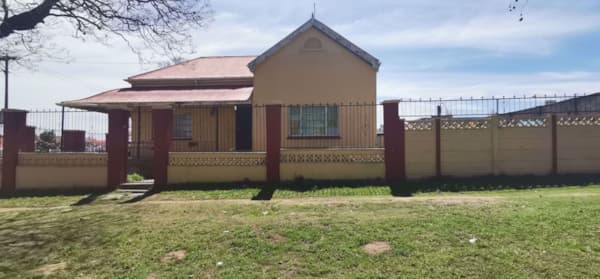 King Williams Town (Qonce) 5 Bedroom Houses For Sale - Pam Golding ...
