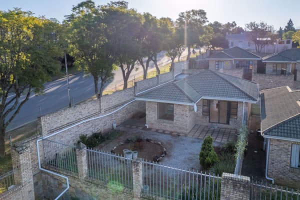 1 Grahamstown (Makhanda) Flats / Apartments To Rent - Pam Golding ...