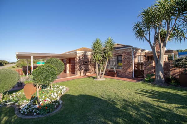 37 Boknesstrand Property and Houses For Sale - Pam Golding Properties