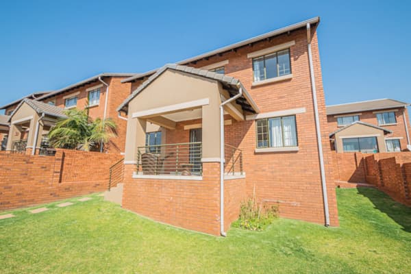 4 Bedroom Double-storey House To Rent | Mooikloof Ridge | PTL1600976 ...