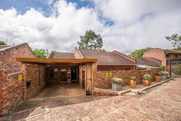 Sunnyside (Grahamstown (Makhanda)) 3 Bedroom Houses For Sale - Pam ...