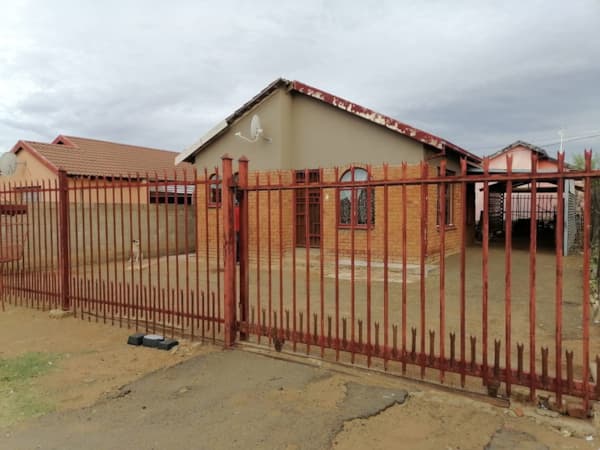 14 Bloemanda Property and Houses For Sale - Pam Golding Properties