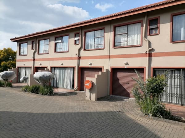 3 Bedroom Apartment To Rent | Pioneer Park | 1NW1699772 | Pam Golding ...