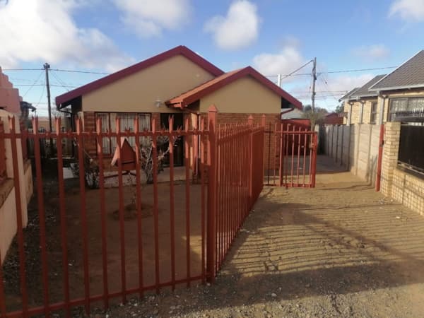 14 Bloemanda Property and Houses For Sale - Pam Golding Properties