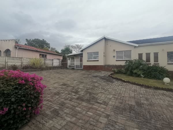 39 King Williams Town (Qonce) Property and Houses For Sale - Pam ...