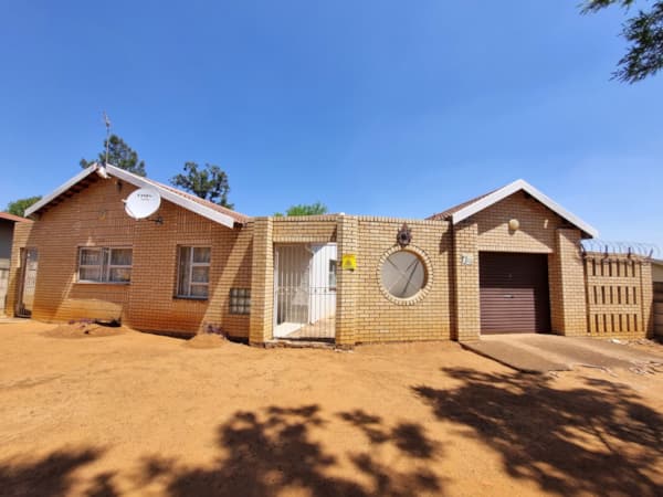 3 Bedroom House For Sale | Richview | 1NW1631804 | Pam Golding Properties