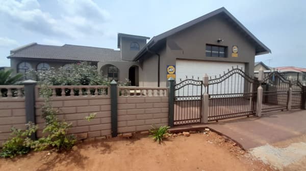 3 Bedroom House For Sale | Sebokeng Zone 6 | 1VT1642018 | Pam Golding ...