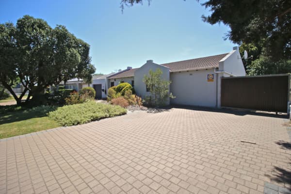 7 Edgemead Property and Houses For Sale - Pam Golding Properties