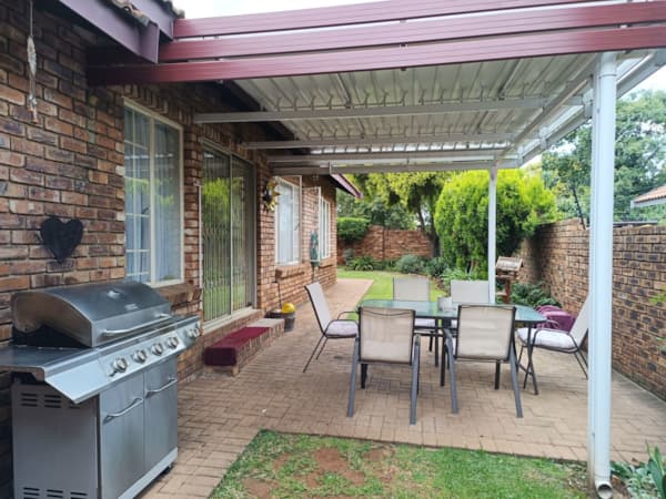 11 Eldoraigne Property and Houses For Sale - Pam Golding Properties