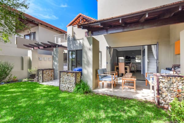 4 Bedroom Apartment For Sale | Fourways Area | FW1650773 | Pam Golding ...