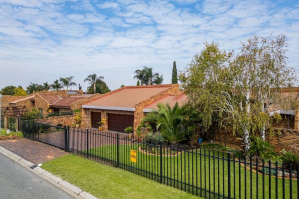 10 Farrarmere Property and Houses For Sale - Pam Golding Properties