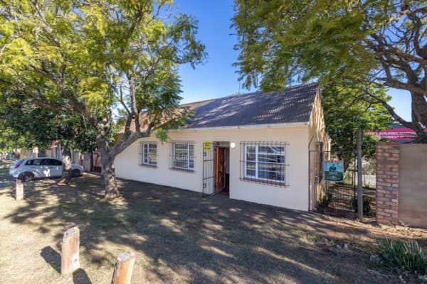 1 Grahamstown (Makhanda) Flats / Apartments To Rent - Pam Golding ...