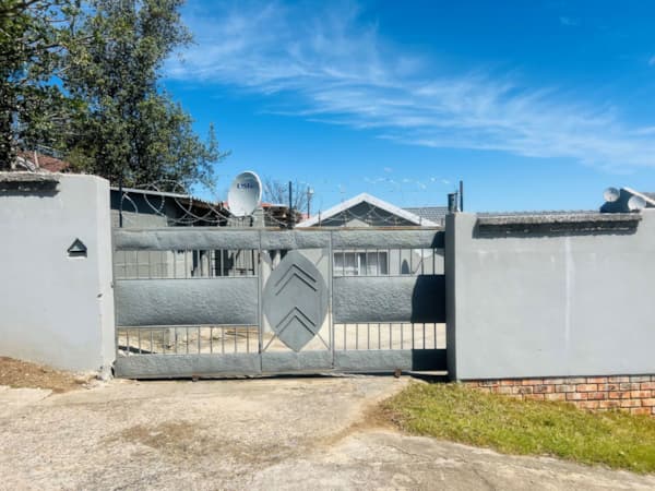 Bachelor Apartment For Sale | King Williams Town (Qonce) | 1MH1677769 ...