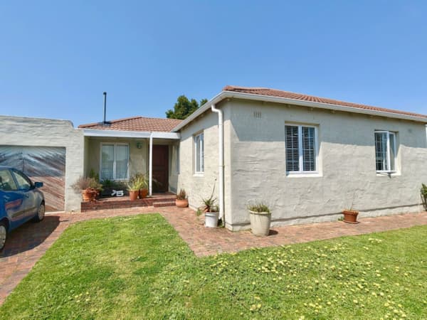 7 Edgemead Property and Houses For Sale - Pam Golding Properties